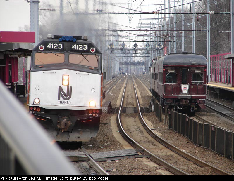 NJT 4123 & PRR 120